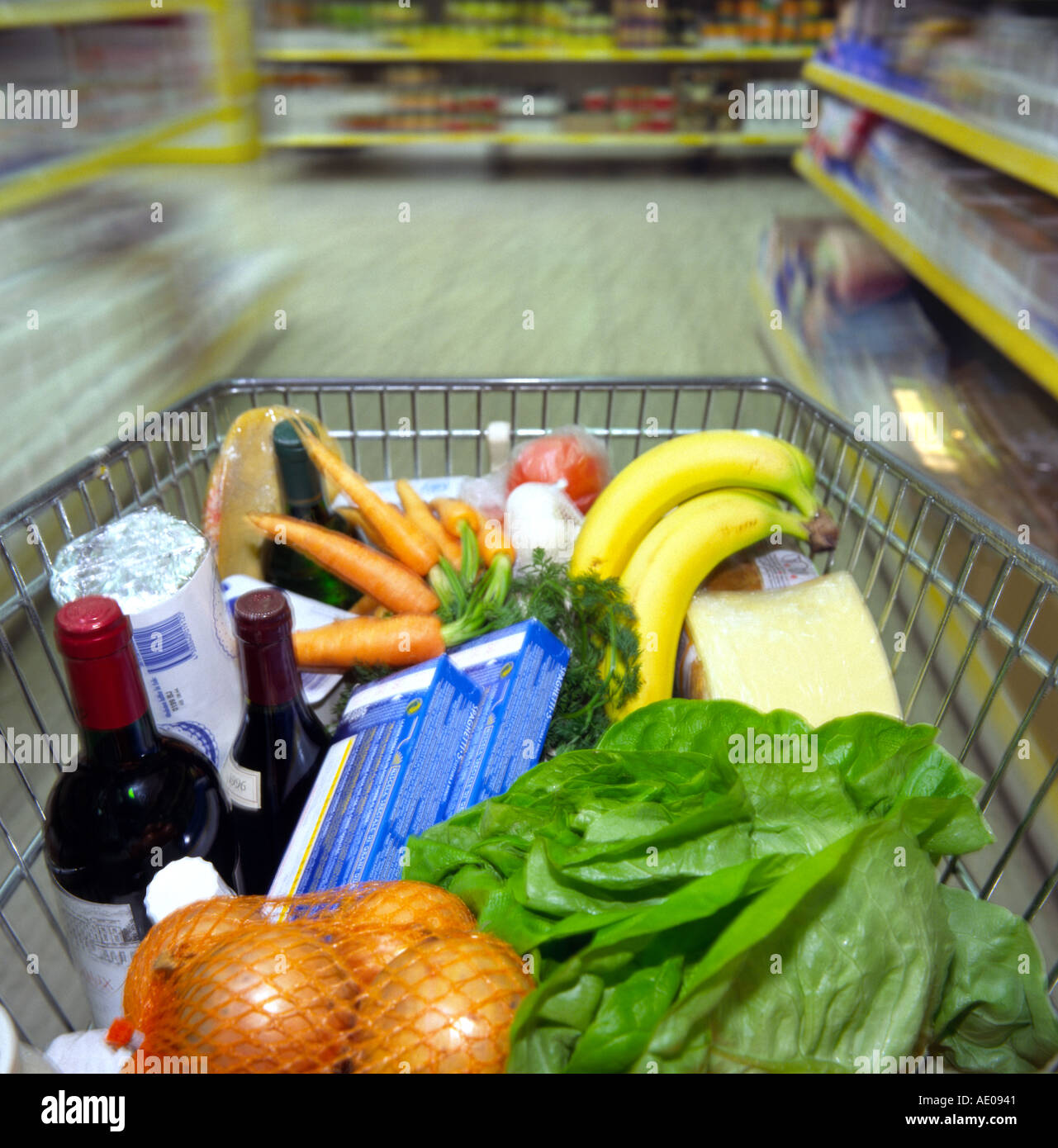 Fast shopping cart hi-res stock photography and images - Alamy