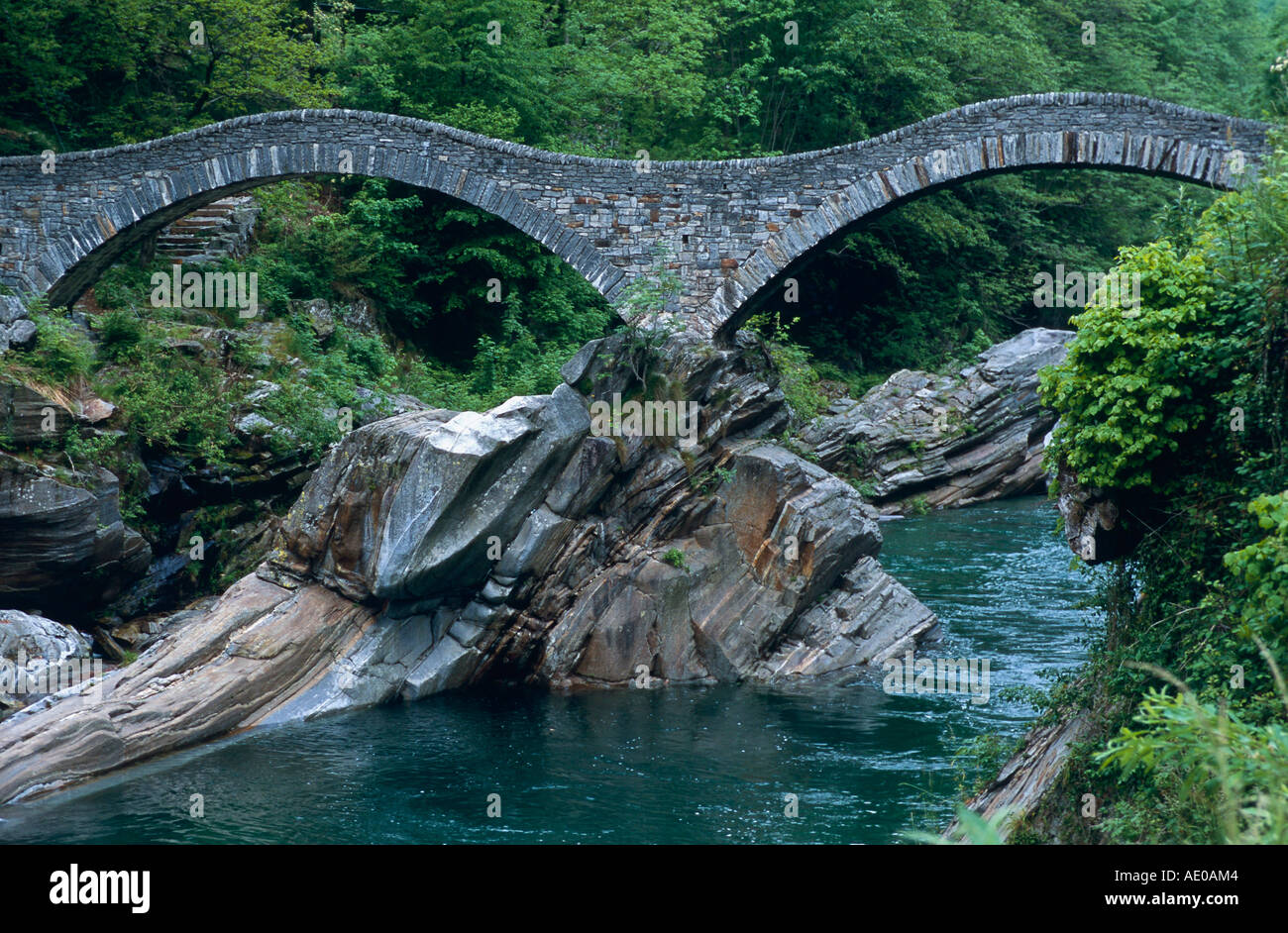 Ponte dei Salti bei Lavertezzo Versasca Tal Tessin Schweiz switzerland ...