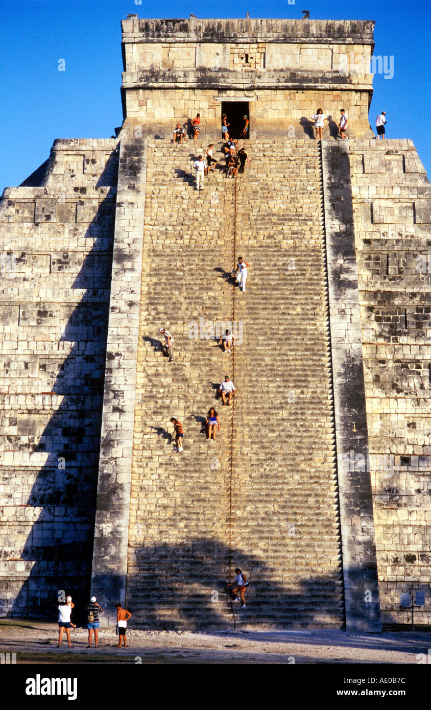 Piramide el castillo hi-res stock photography and images - Alamy