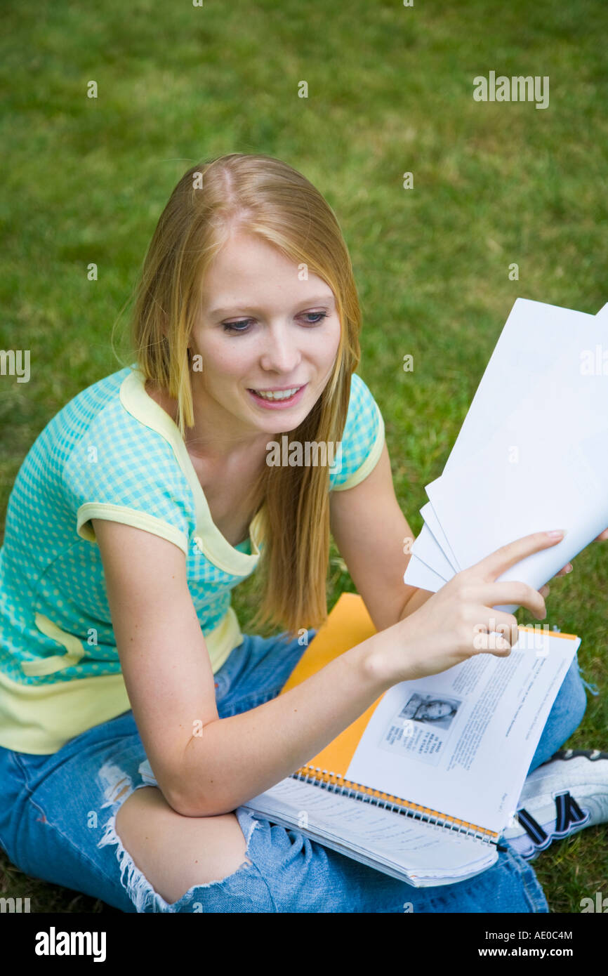 Girl student study homework outdoor hi-res stock photography and images ...