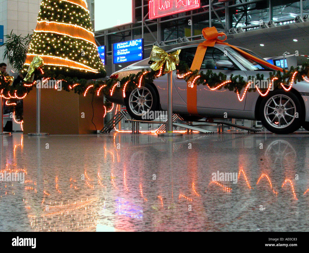 Frankfurt airport and christmas hi-res stock photography and images - Alamy