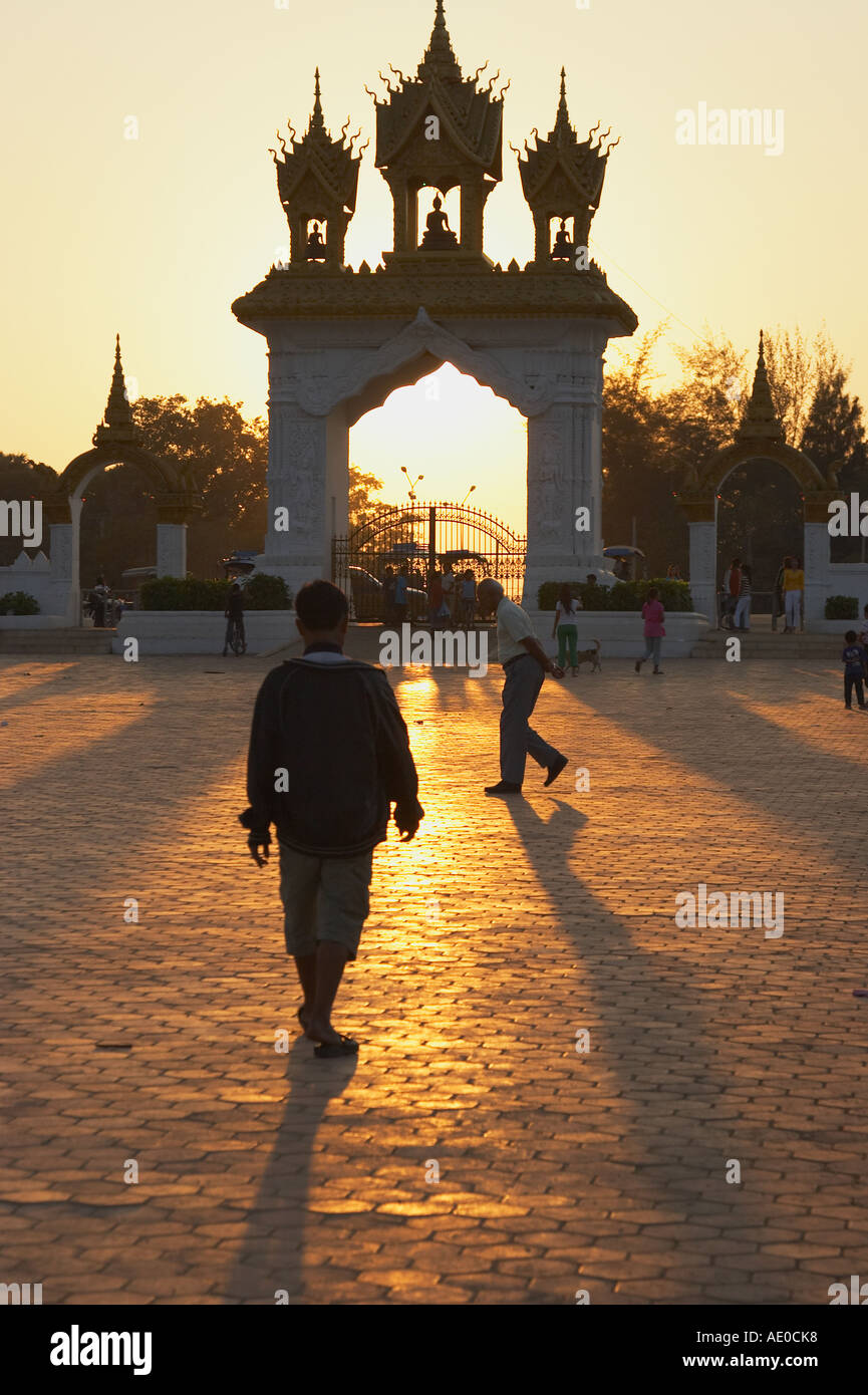 Important importance man men people hi-res stock photography and images ...