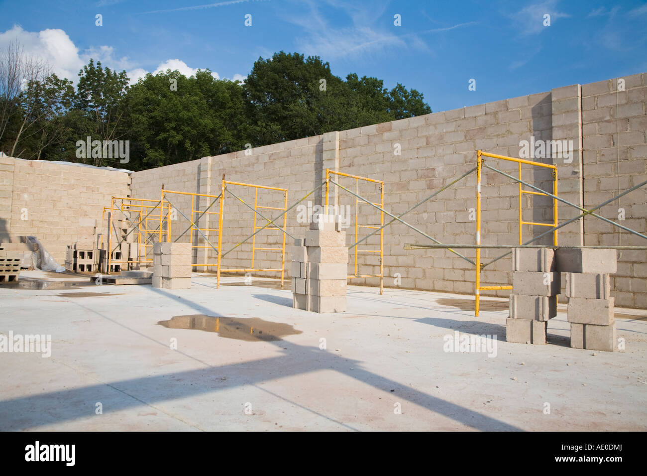 Construction Site of a Shopping Mall Stock Photo - Alamy