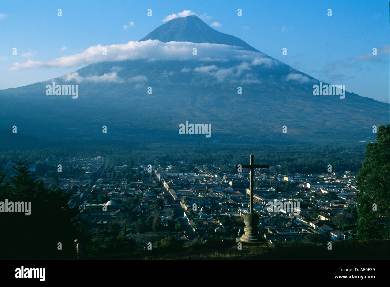 View over Antigua to the Volcan de Agua Guatemala Stock Photo - Alamy
