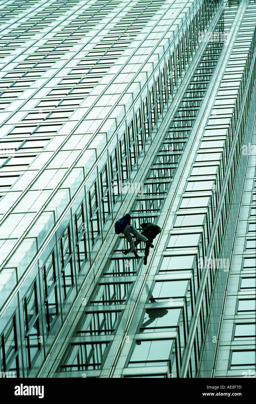 Abseiling canary wharf hi-res stock photography and images - Alamy