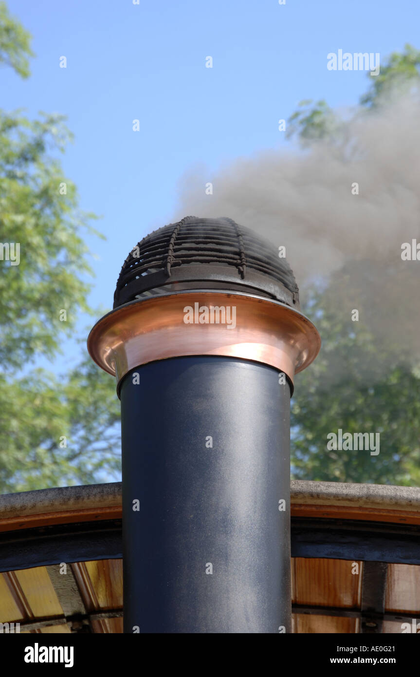 Steam engine funnel smoke hi-res stock photography and images - Alamy