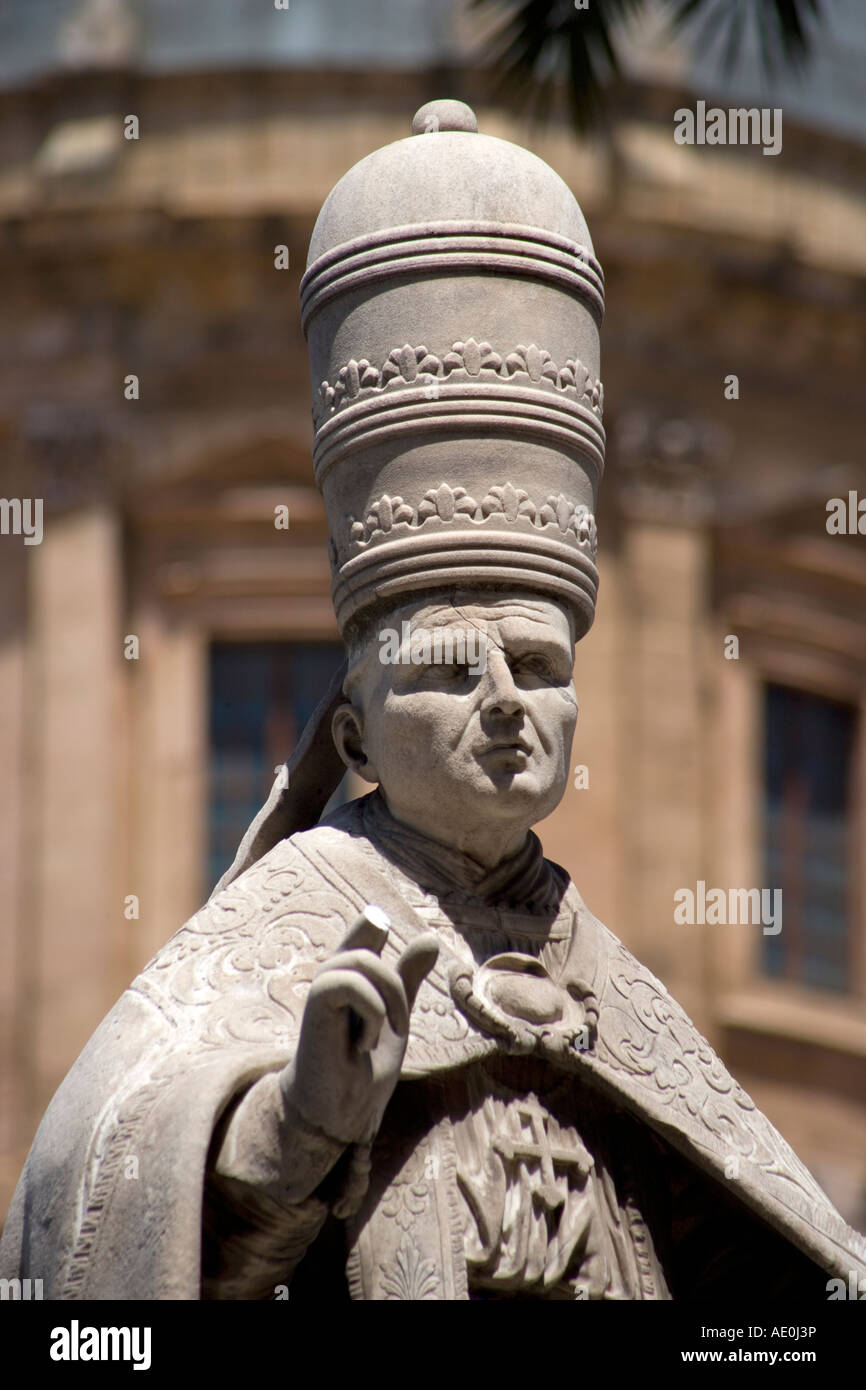 Statue outside Cathedral Palermo Sicily Italy Stock Photo - Alamy