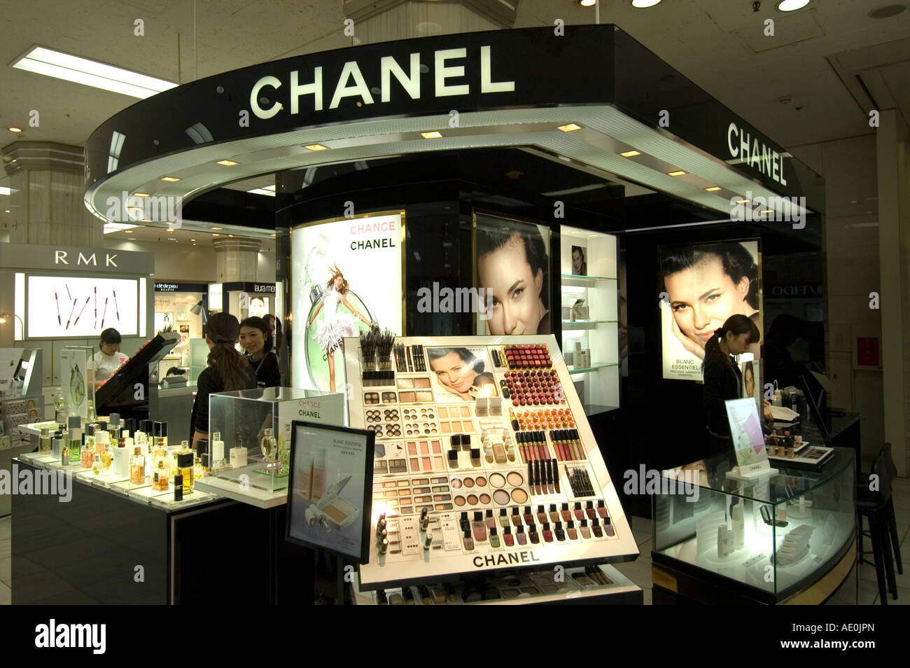Chanel Perfume fragrance Ginza Tokyo s smartest shopping area Fashion ...