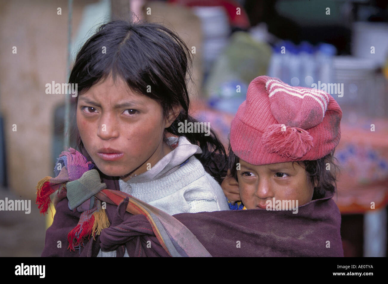 Ecuador poor woman with child Stock Photo - Alamy