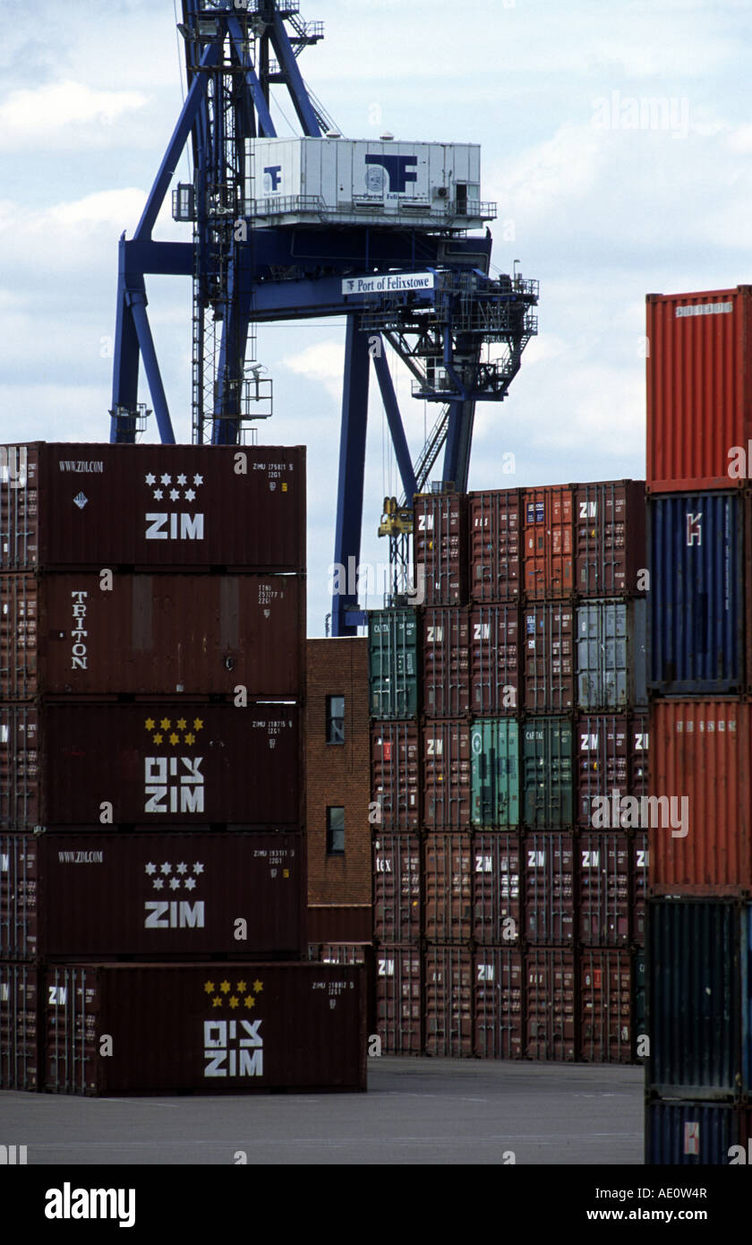 Stack shipping containers felixstowe hi-res stock photography and ...