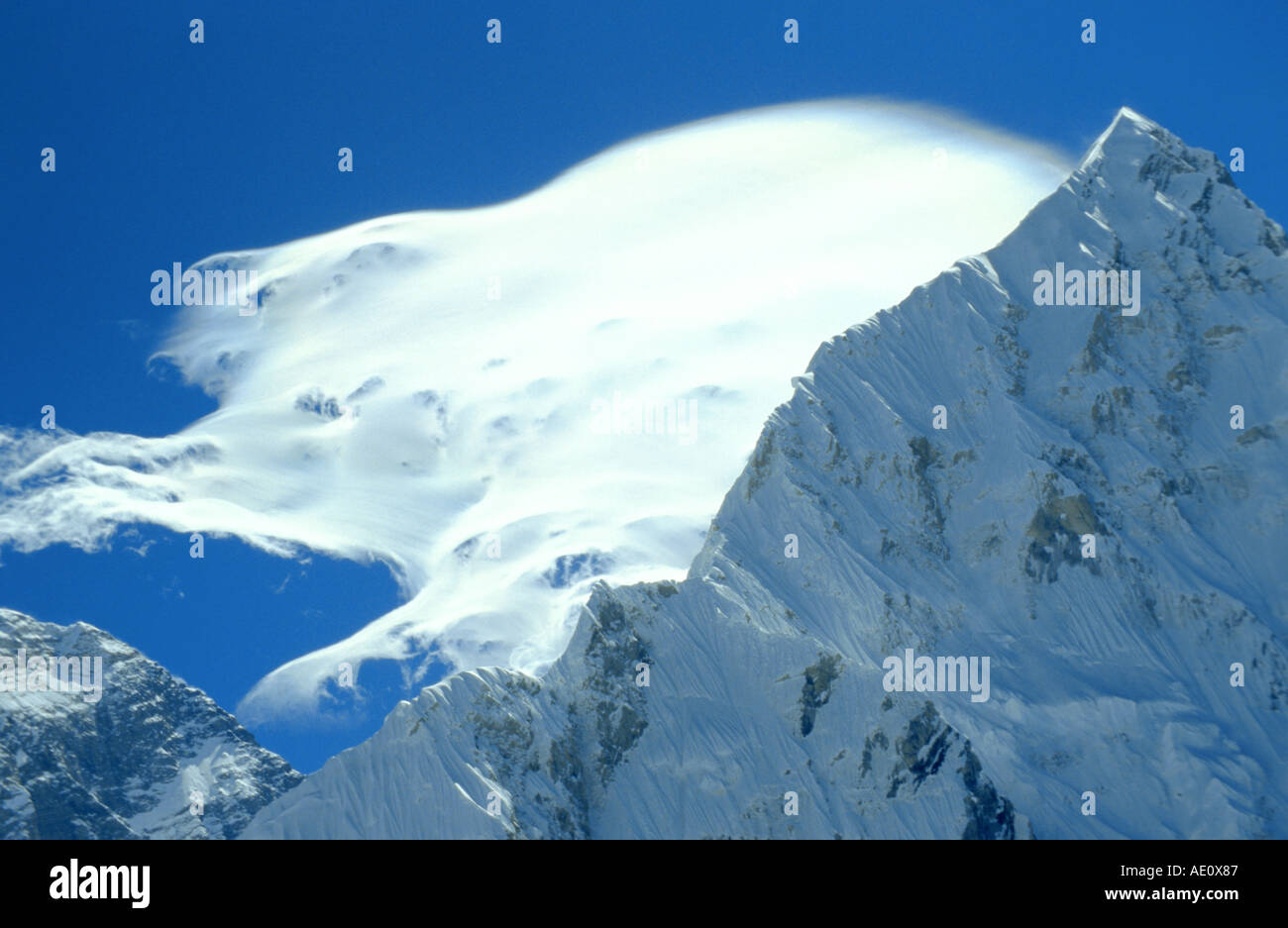 snow storm on Nuptse and Mt. Everest, Nepal, Himalaya Stock Photo - Alamy