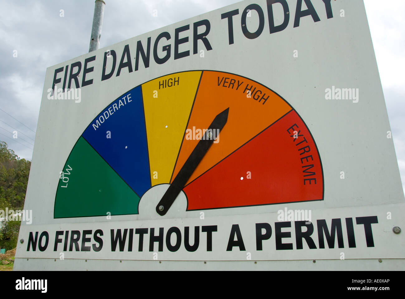 Extreme forest fire warning sign hi-res stock photography and images ...