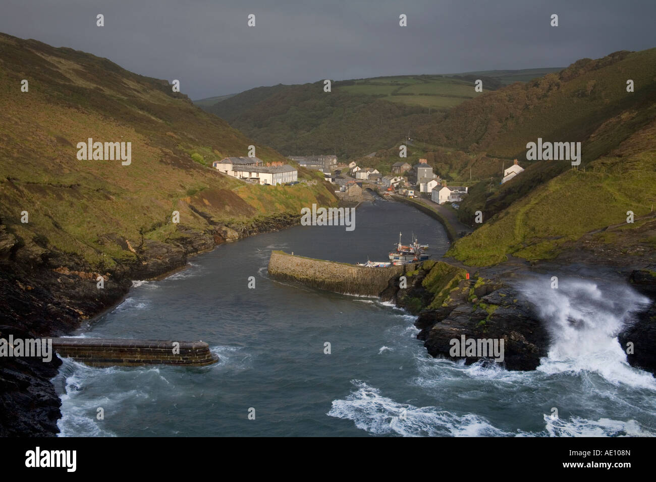 Boscastle coastal village cornwall hi-res stock photography and images ...