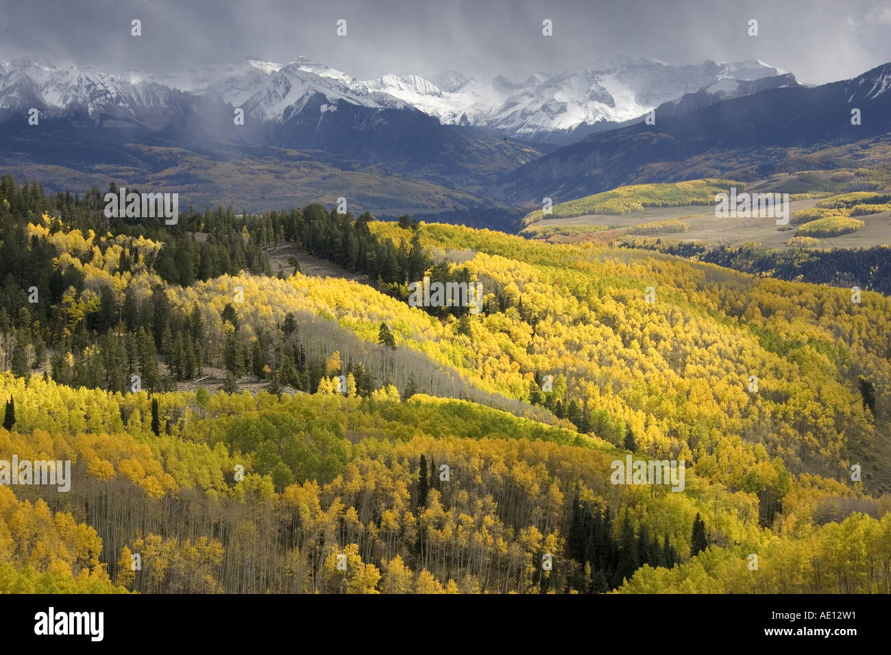 Colorado mountainscape hi-res stock photography and images - Alamy