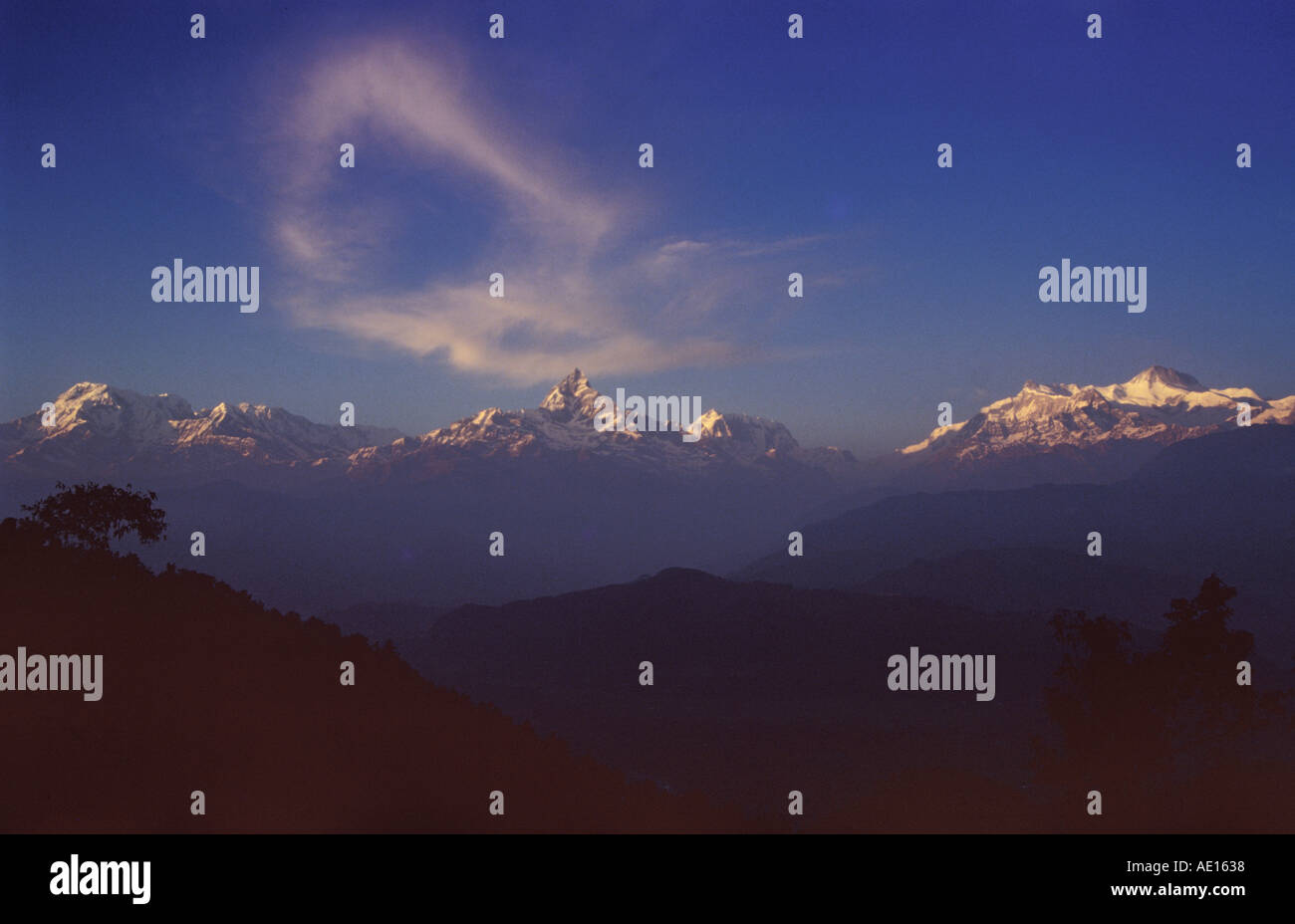 Fishtail peak Nepal Stock Photo - Alamy