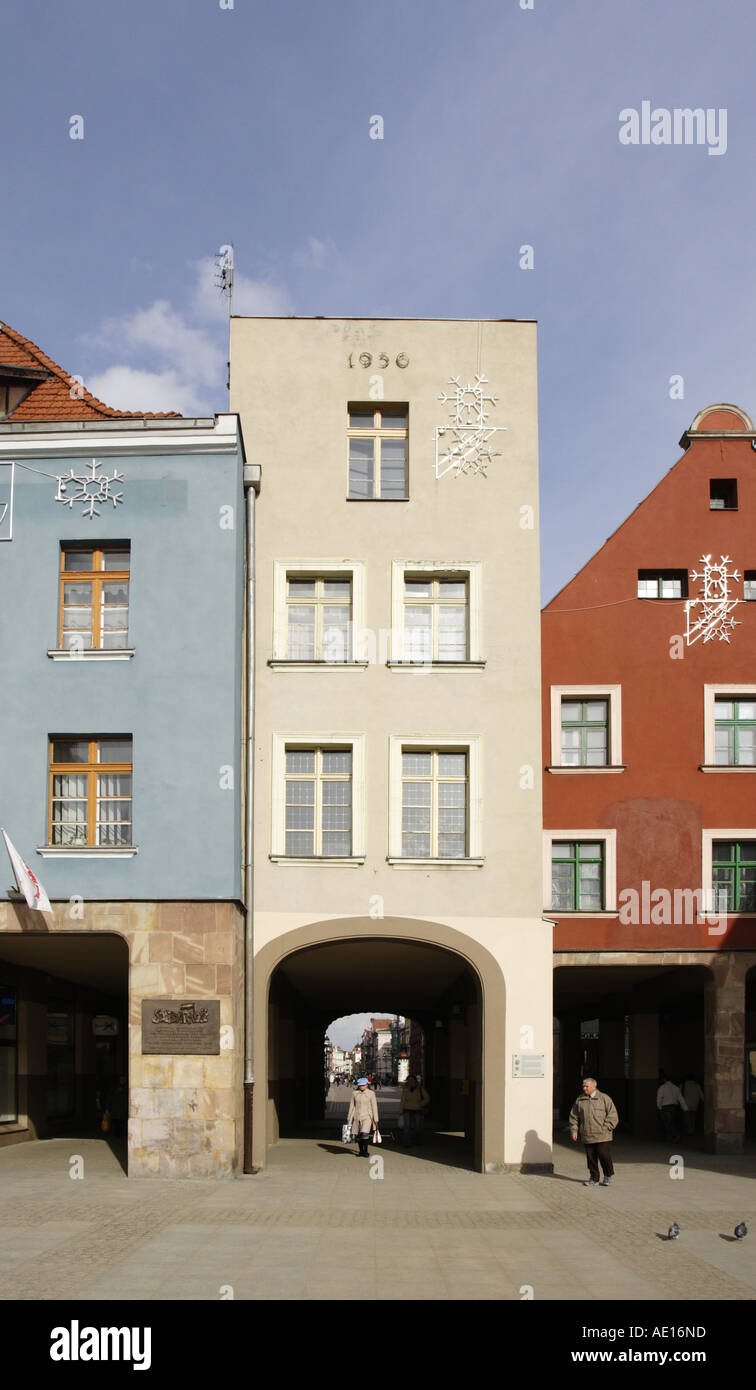 Torun old town vertical hi-res stock photography and images - Alamy
