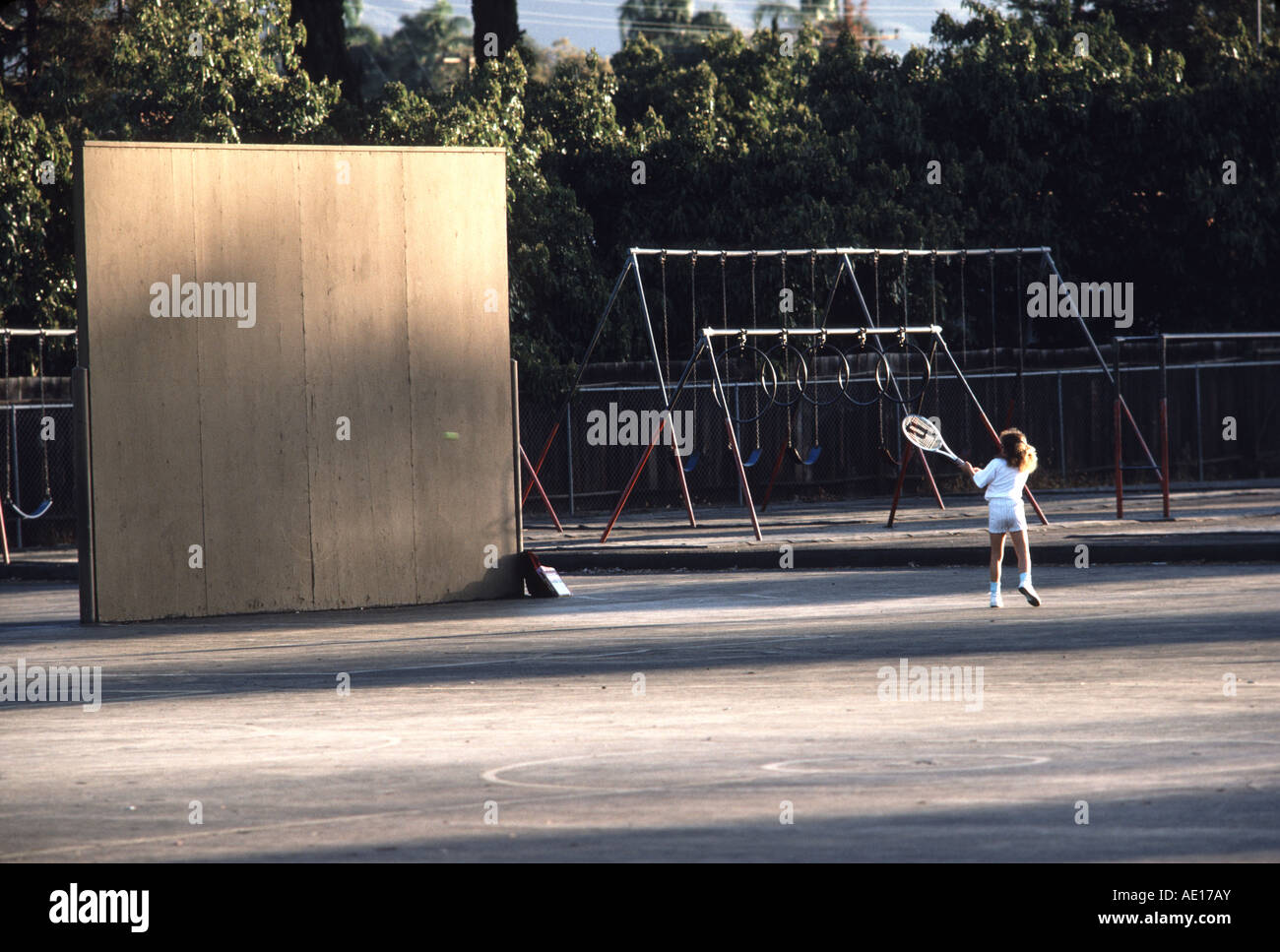Tennis practice against wall hi-res stock photography and images - Alamy