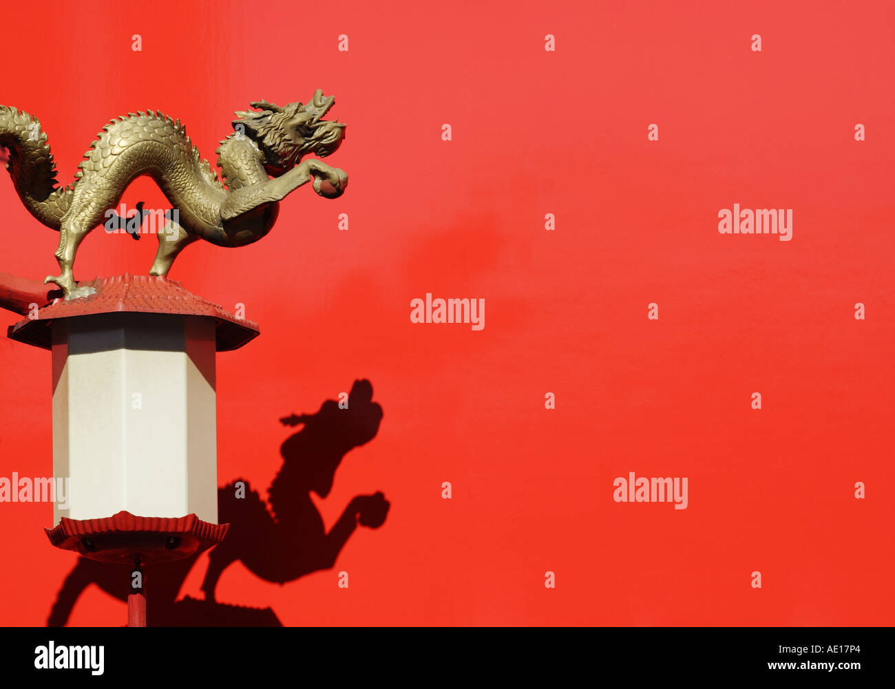 Dragon lamp post, Chinatown, Vancouver, Canada Stock Photo - Alamy