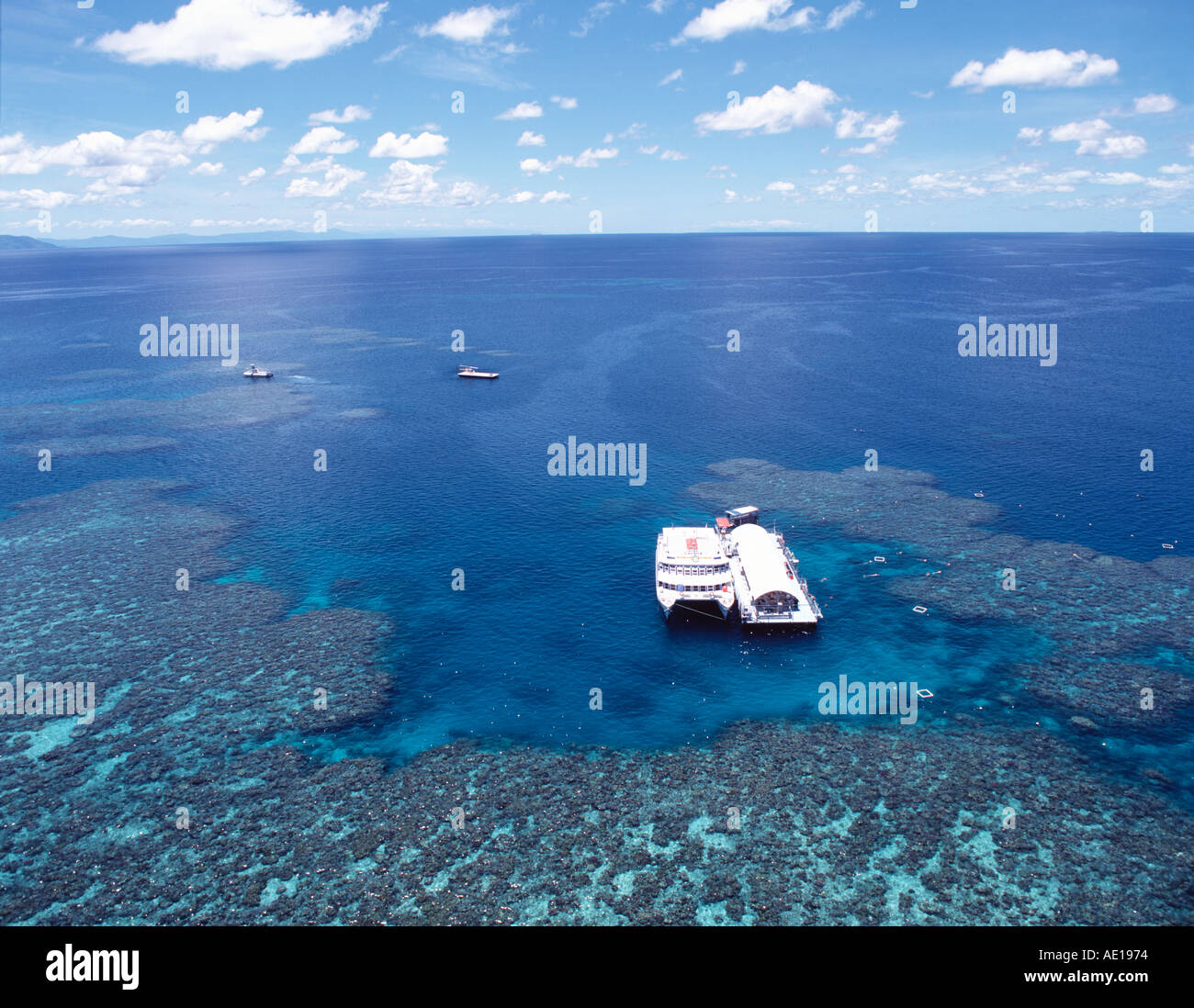 Moore reef queensland hi-res stock photography and images - Alamy
