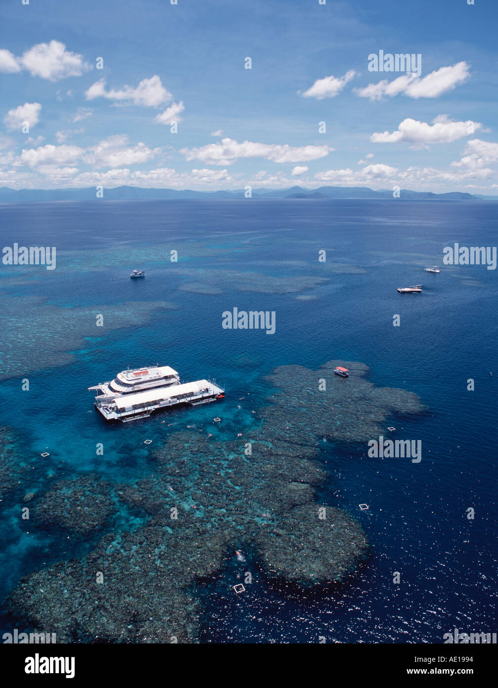 Great barrier reef australia climate hi-res stock photography and ...
