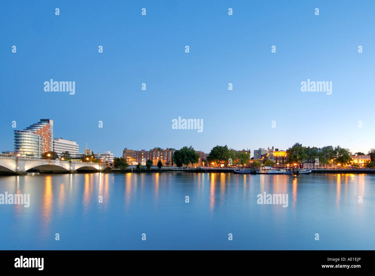 Putney embankment hi-res stock photography and images - Alamy