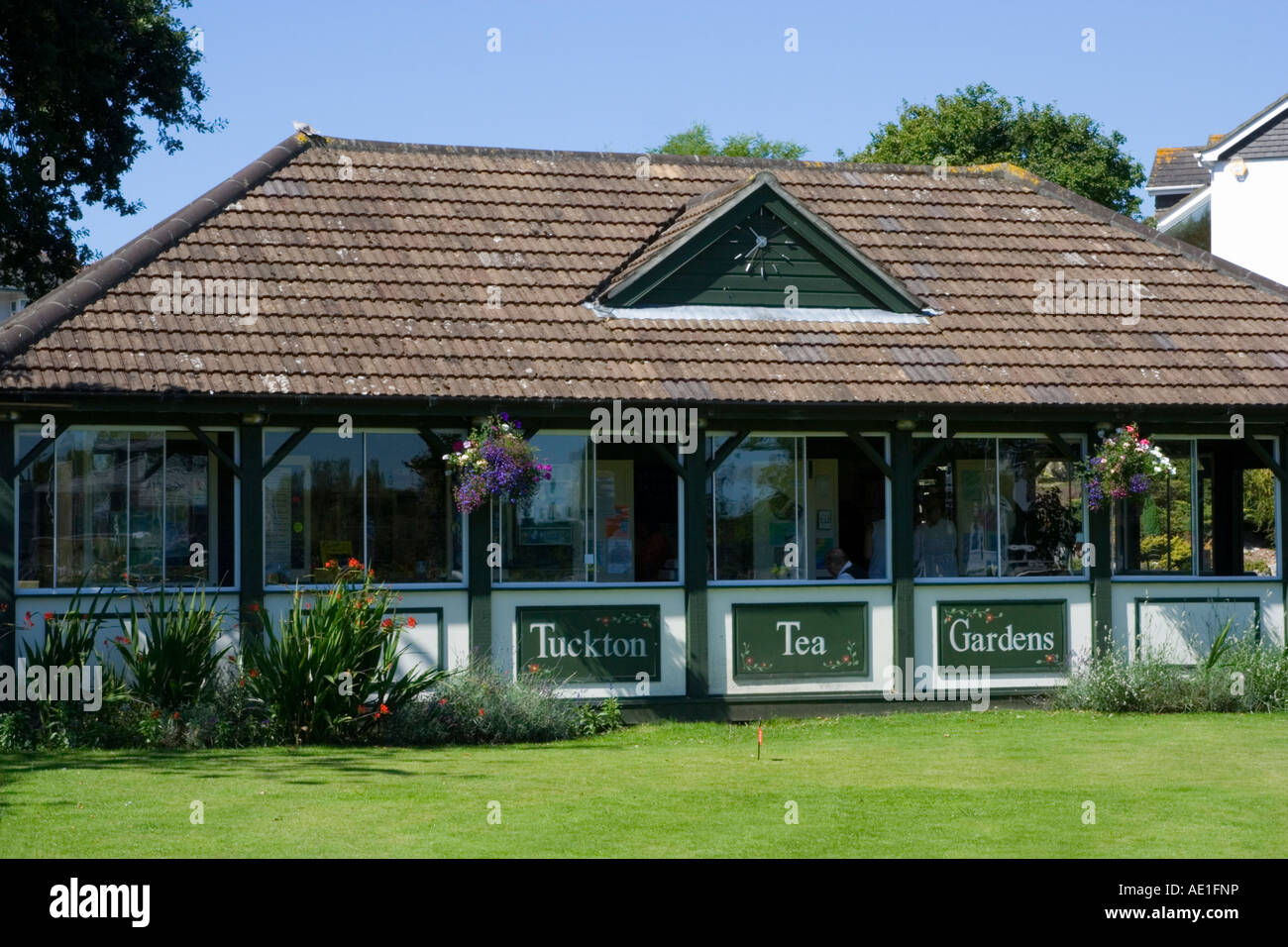 Tuckton tea gardens hi-res stock photography and images - Alamy