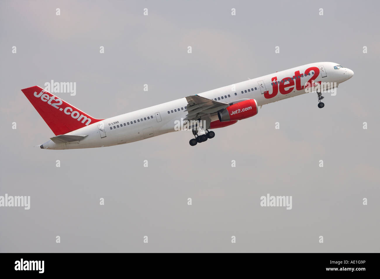 Jet2 jet 2 boeing 757 heading into the grey sky Stock Photo - Alamy
