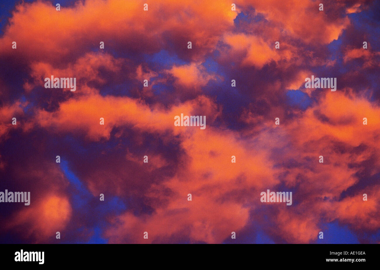 Red clouds hi-res stock photography and images - Alamy