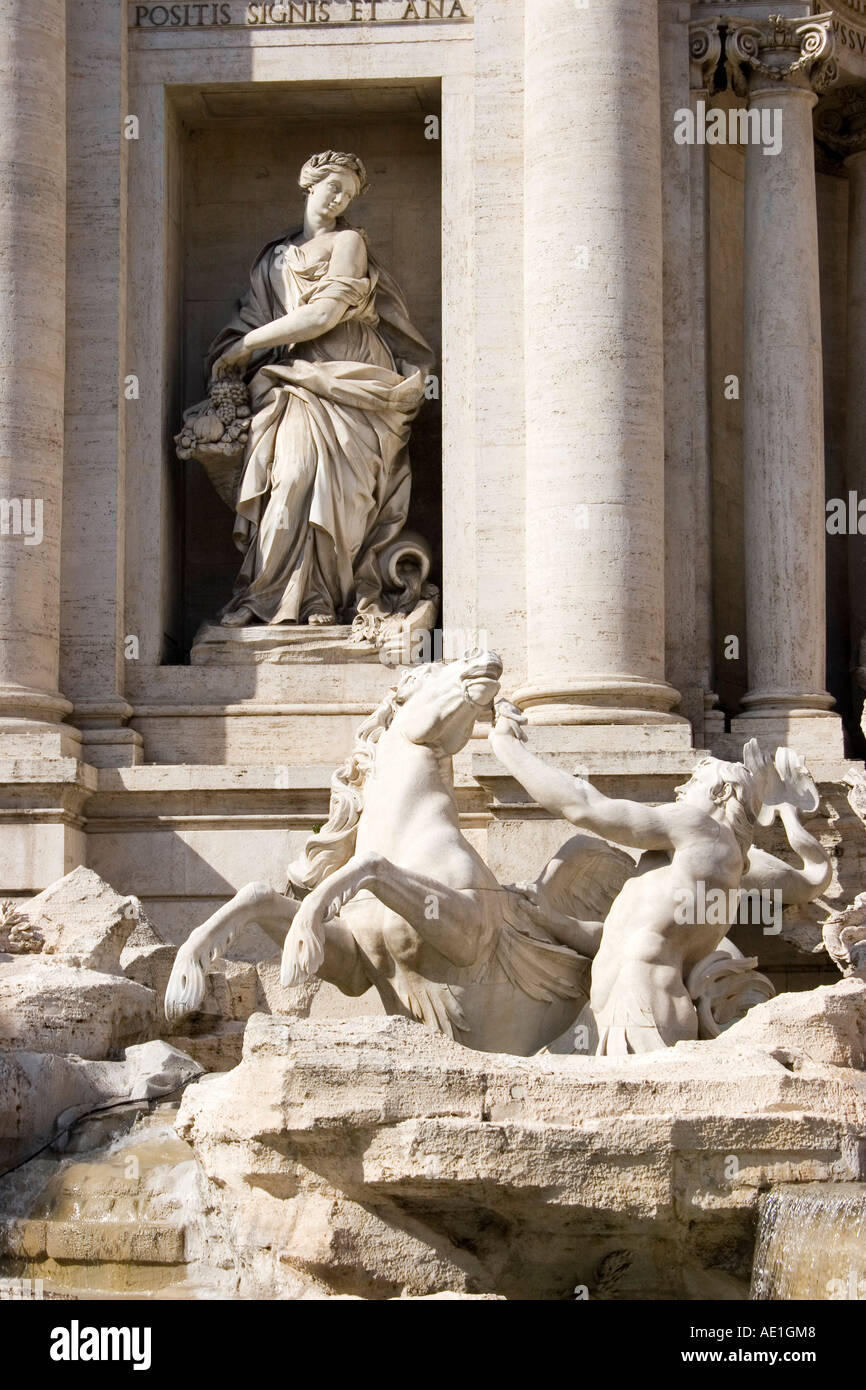 Statues at Trevi Fountain Rome Italy Stock Photo - Alamy