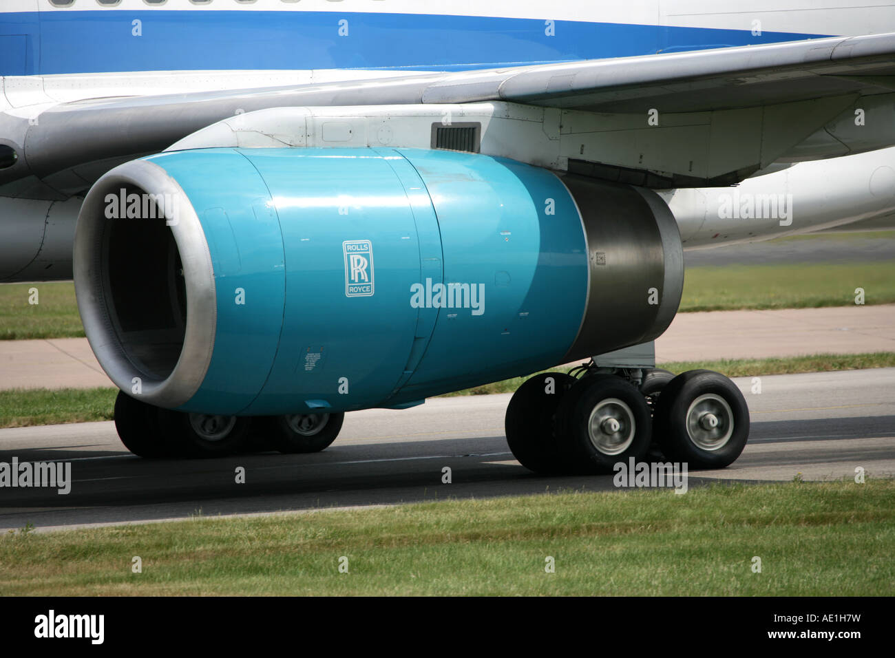 Aerial aeronautic aeronautical commercial hi-res stock photography and ...