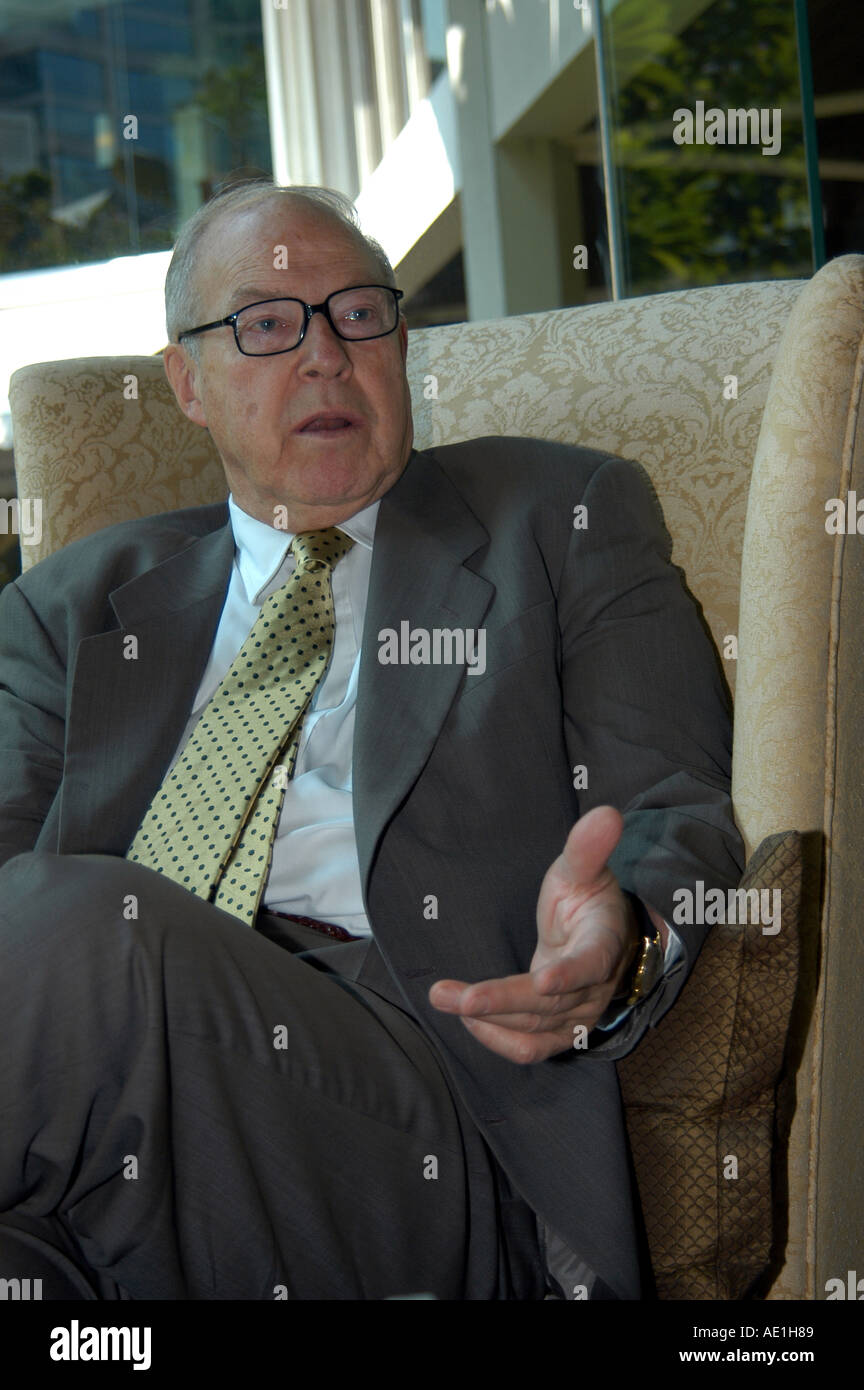 Hans Blix UN weapons inspector Stock Photo - Alamy