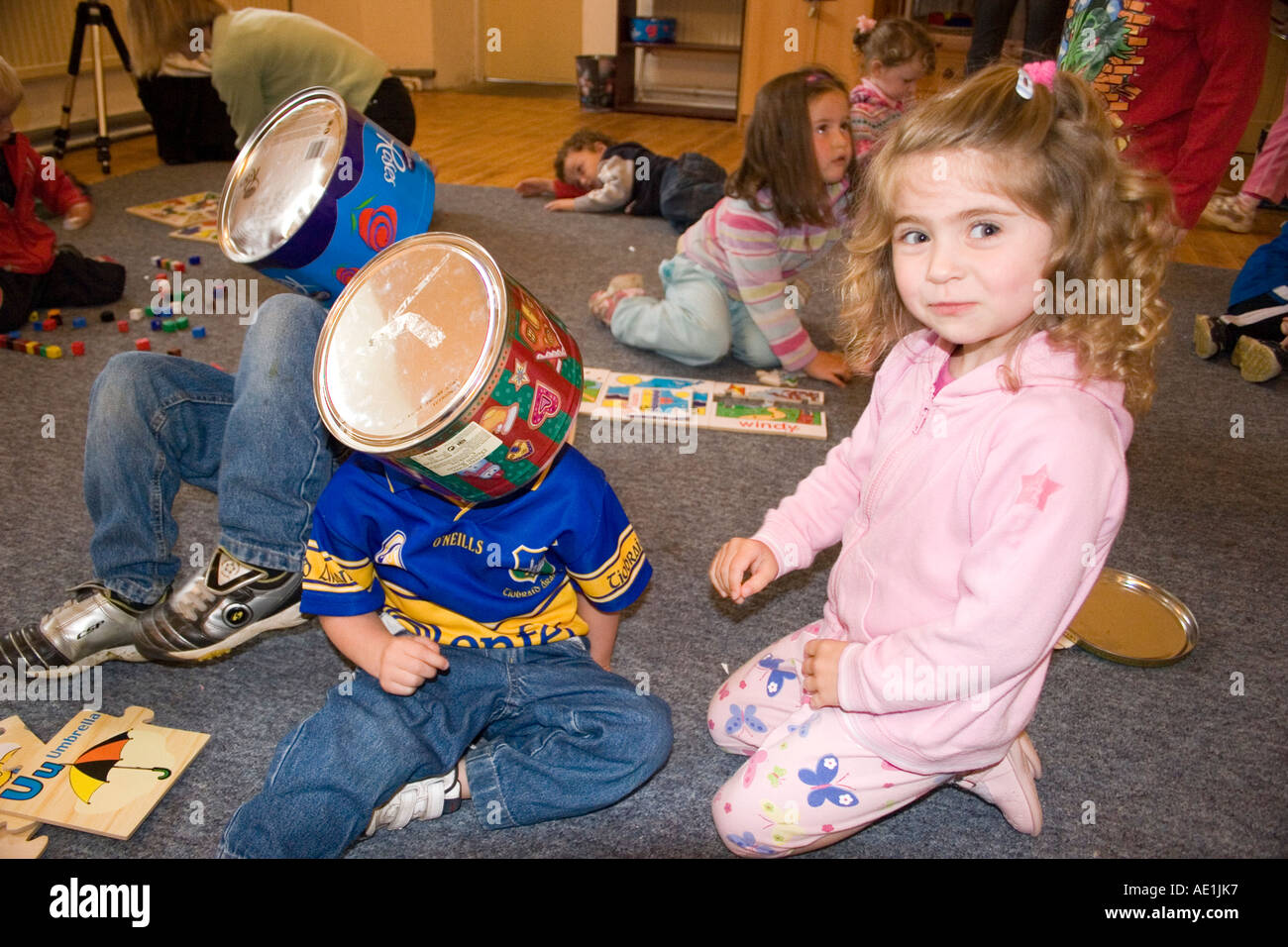 Toddlers school hi-res stock photography and images - Alamy
