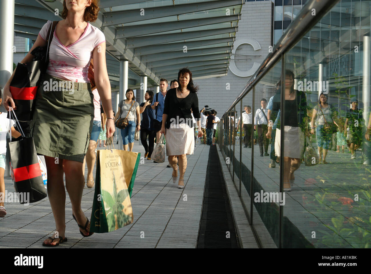 Commuters population people metropolis hi-res stock photography and images - Alamy