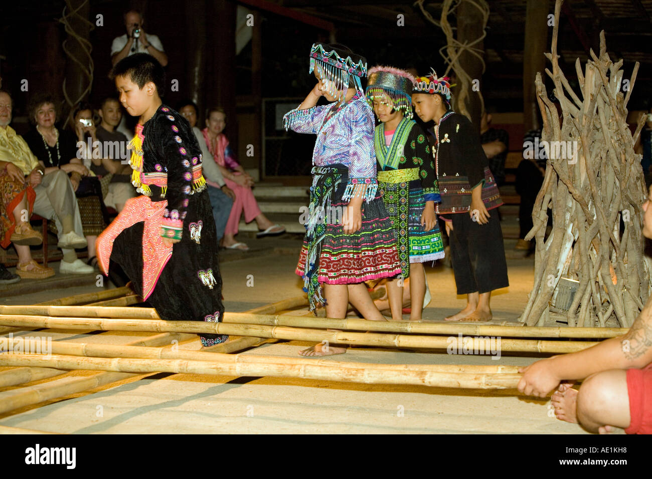 Hmong children perform a traditional dance Stock Photo - Alamy