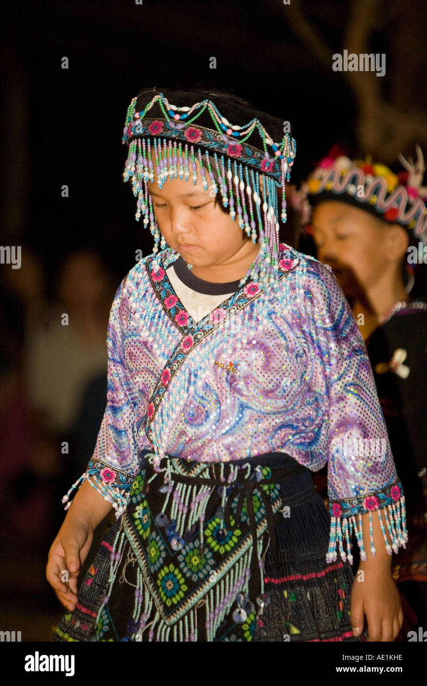 Hmong children perform a traditional dance Stock Photo - Alamy
