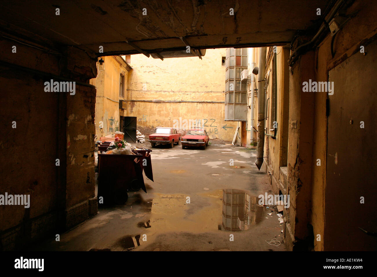 Poor russian buildings hi-res stock photography and images - Alamy