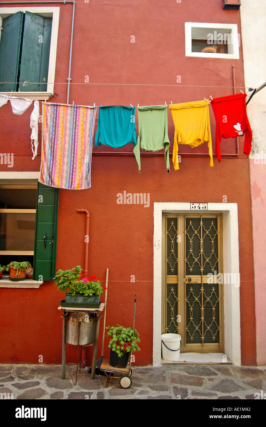 Hang out sheets hi-res stock photography and images - Alamy