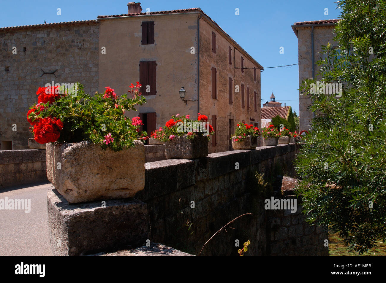 Fources a circular village in the Gers Stock Photo - Alamy