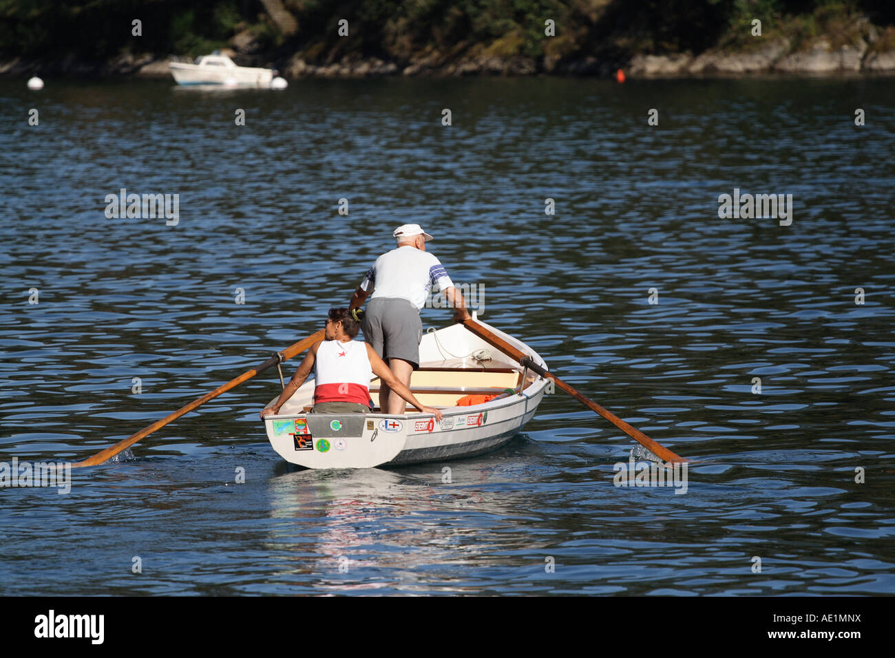 Lake como italy rowing boat boats hi-res stock photography and images ...