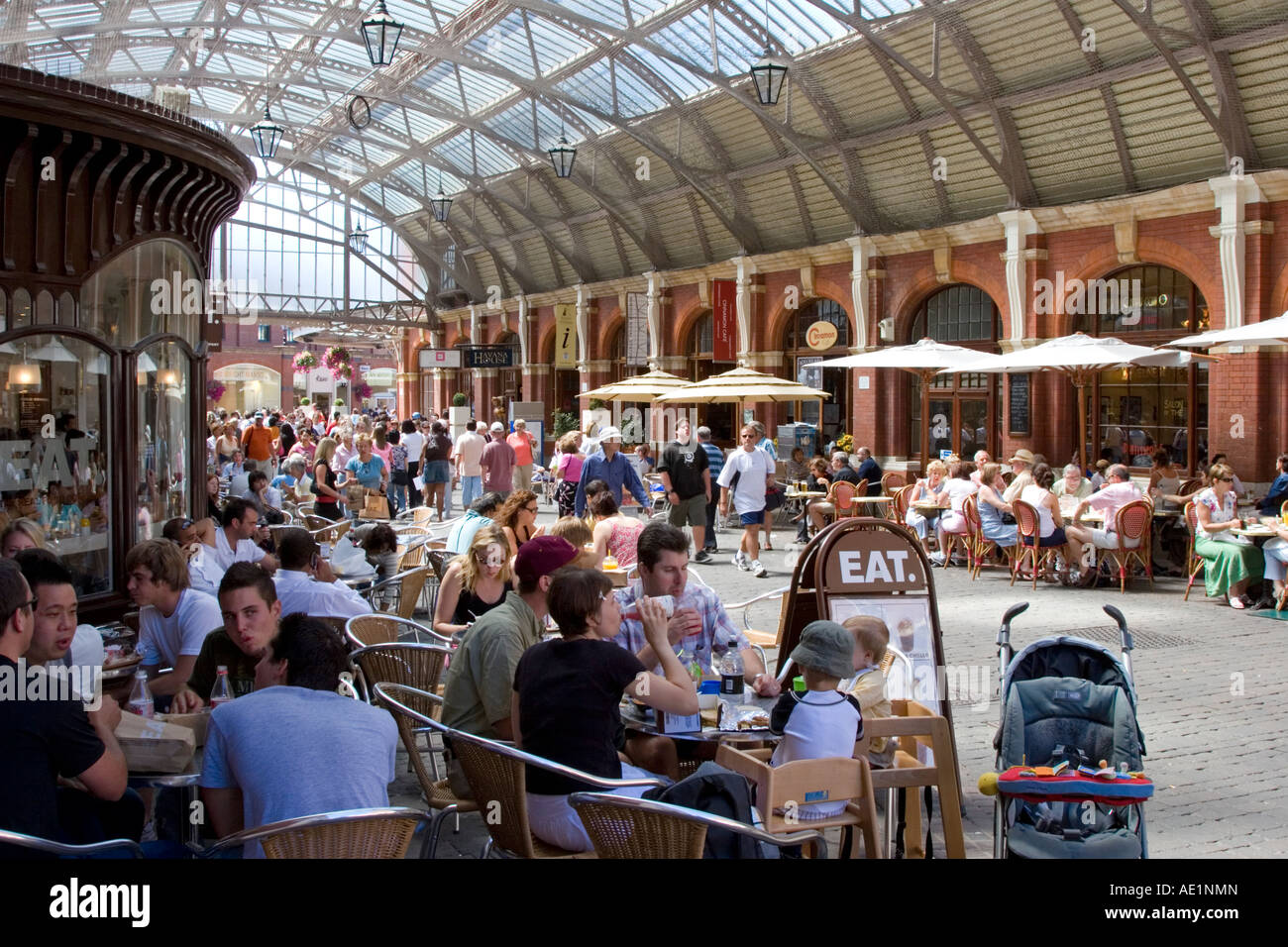 Windsor Royal Shopping Centre - Windsor - Berkshire Stock Photo - Alamy