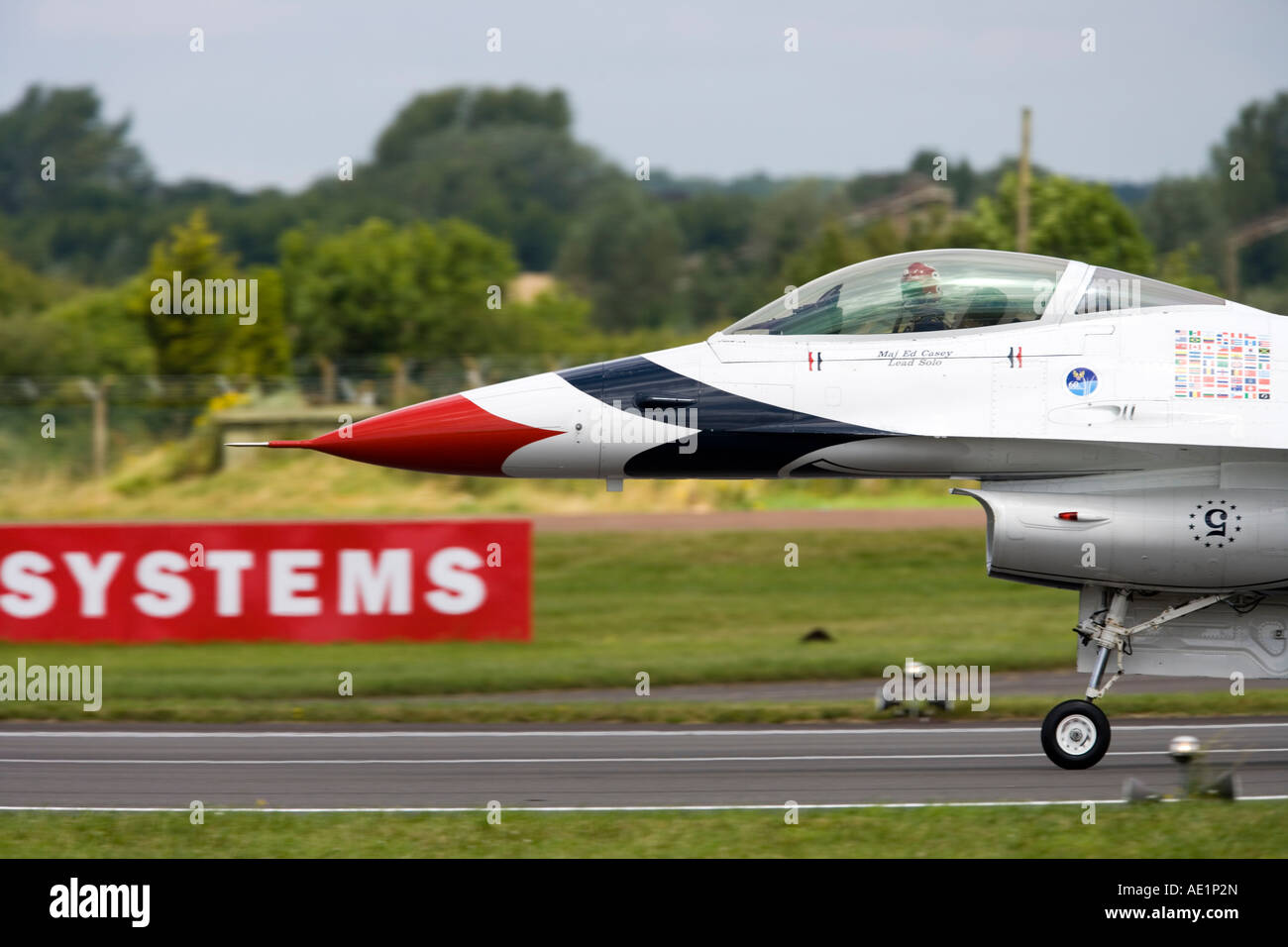 The Thunderbirds US USAF Air Force Acrobatic Team USA aerobatic team ...