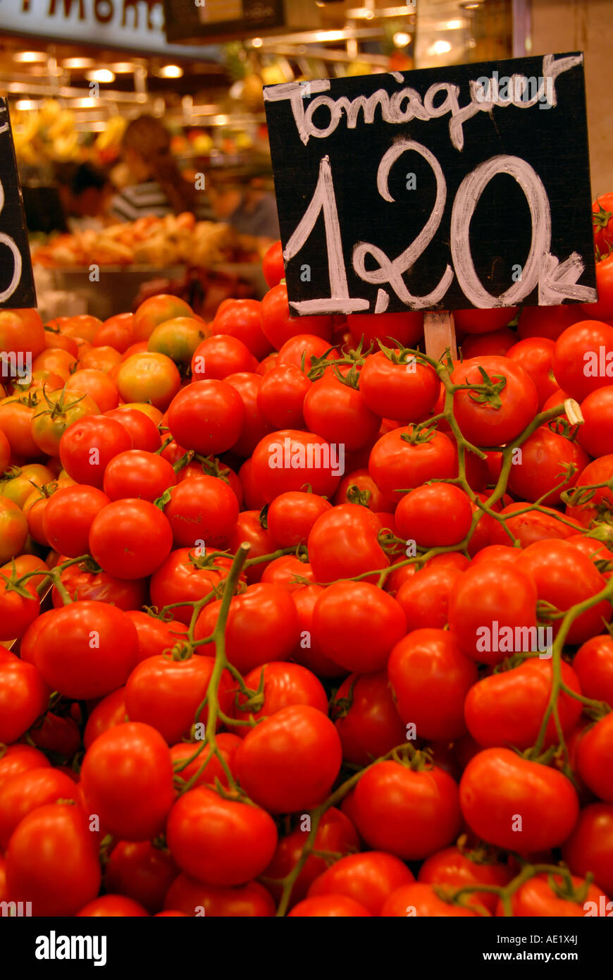 Bushel of tomatoes hi-res stock photography and images - Alamy