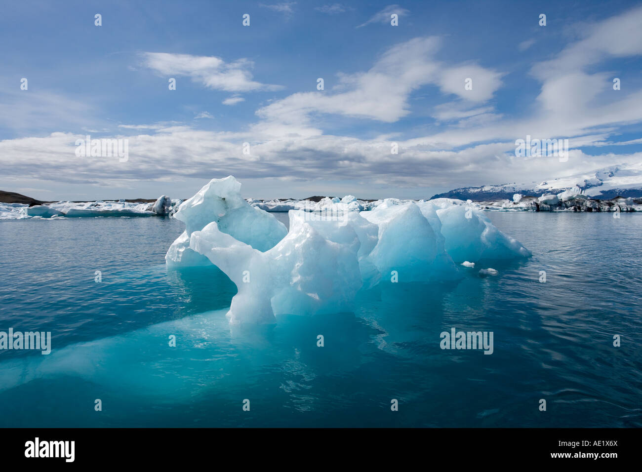 The Vatnajokull ice cap at the Jokulsarlon glacial lagoon, Iceland ...
