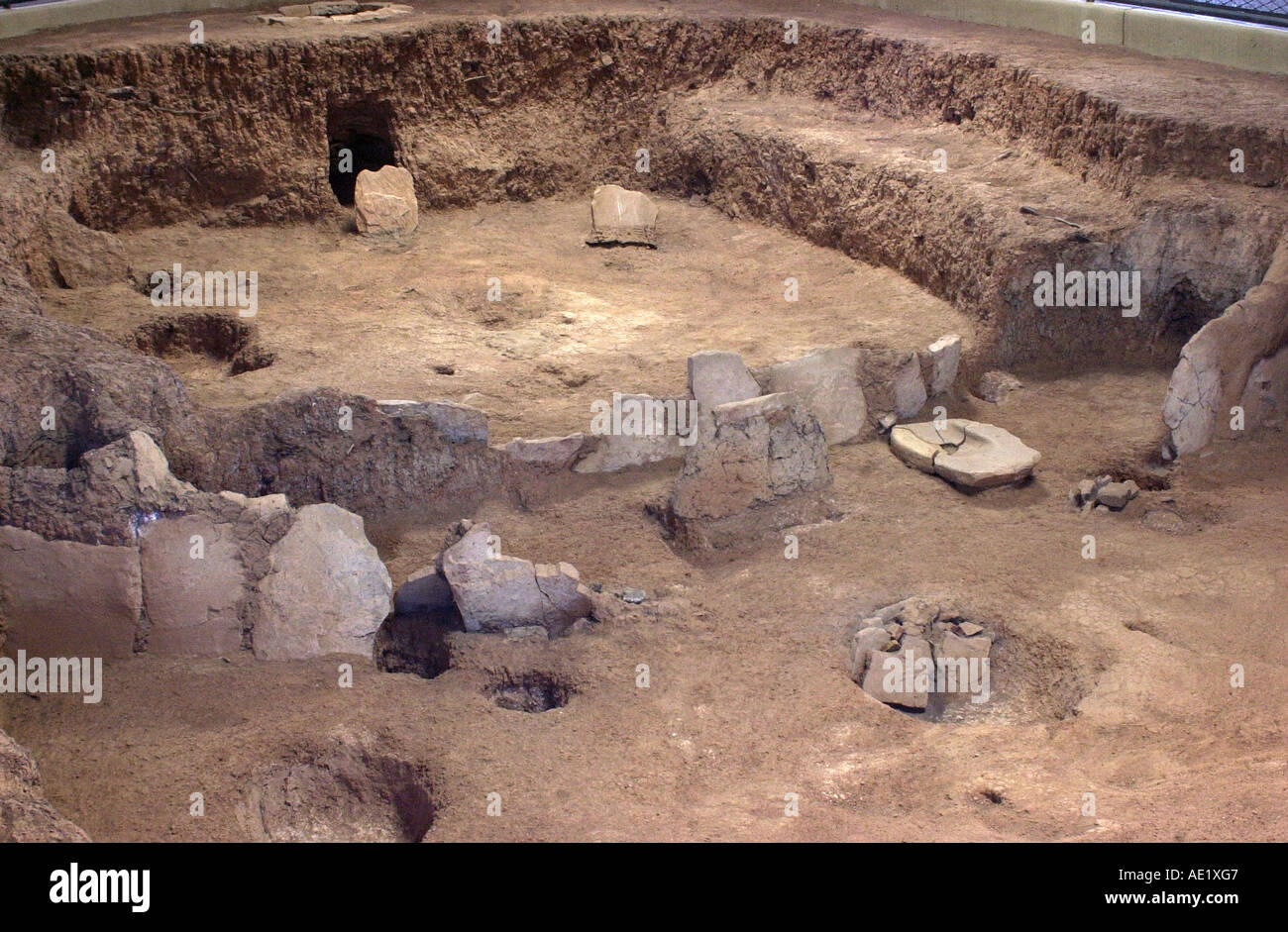 Native american pit house hi-res stock photography and images - Alamy