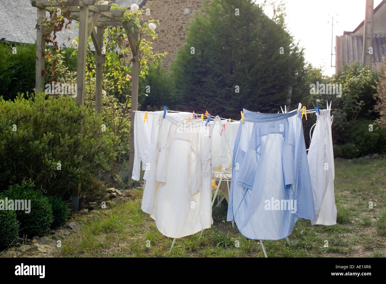 Hanging out the wash hi-res stock photography and images - Alamy