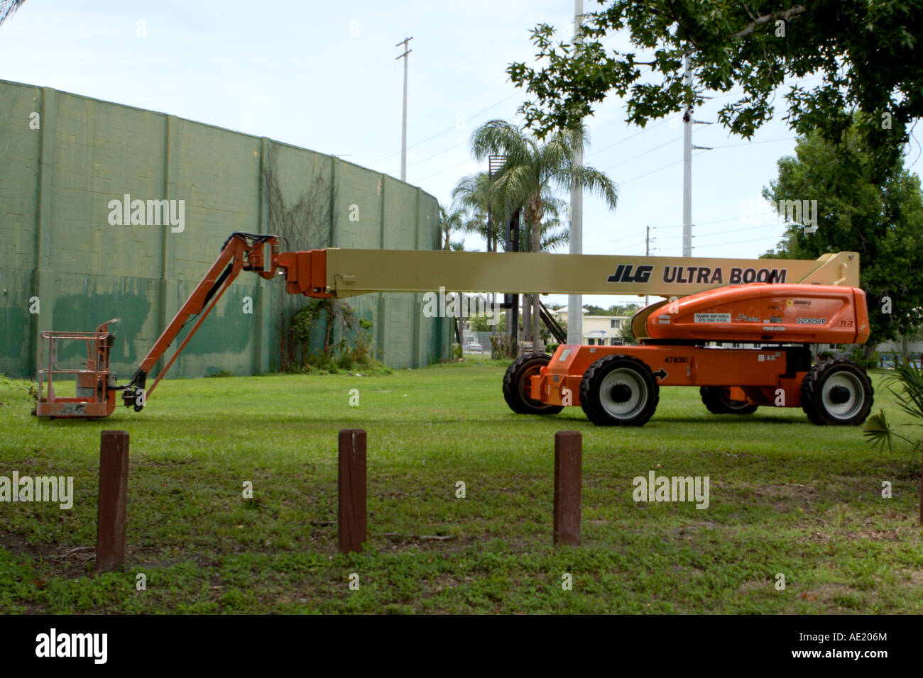 JLG Ultra Boom Motorized Crane Stock Photo - Alamy