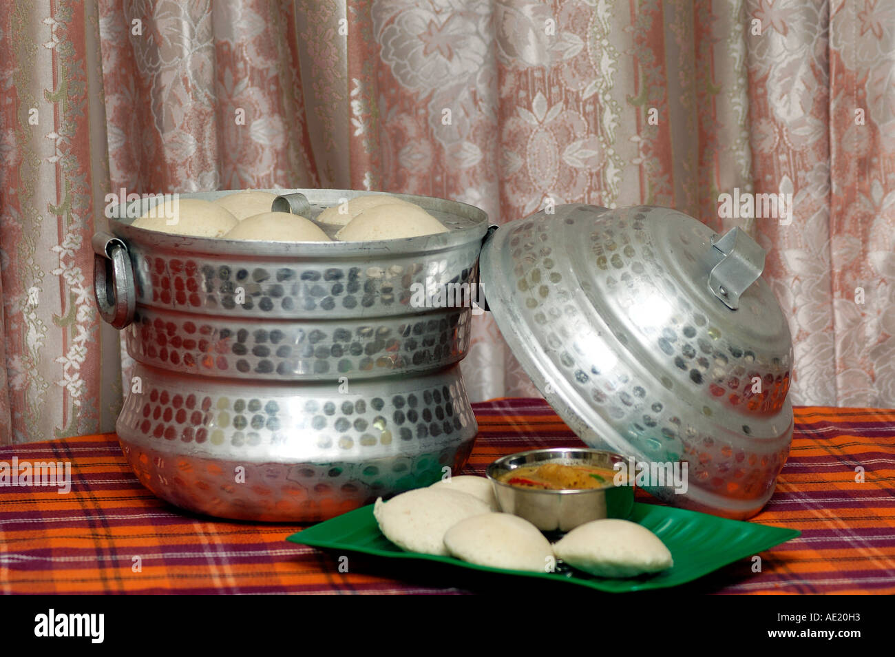 Indian pot maker hi-res stock photography and images - Alamy