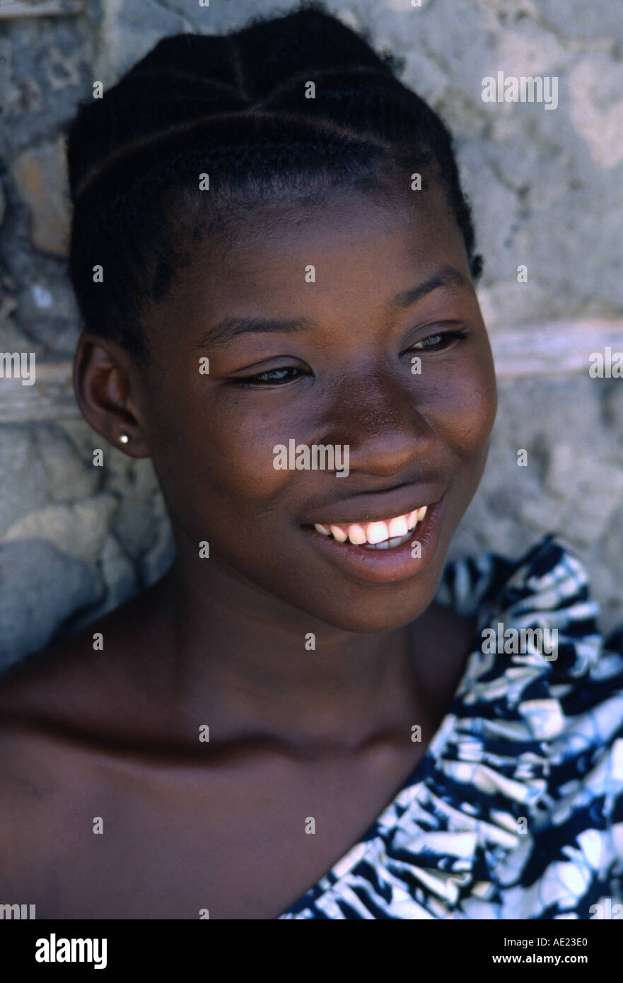 Candid portrait young woman hi-res stock photography and images - Alamy