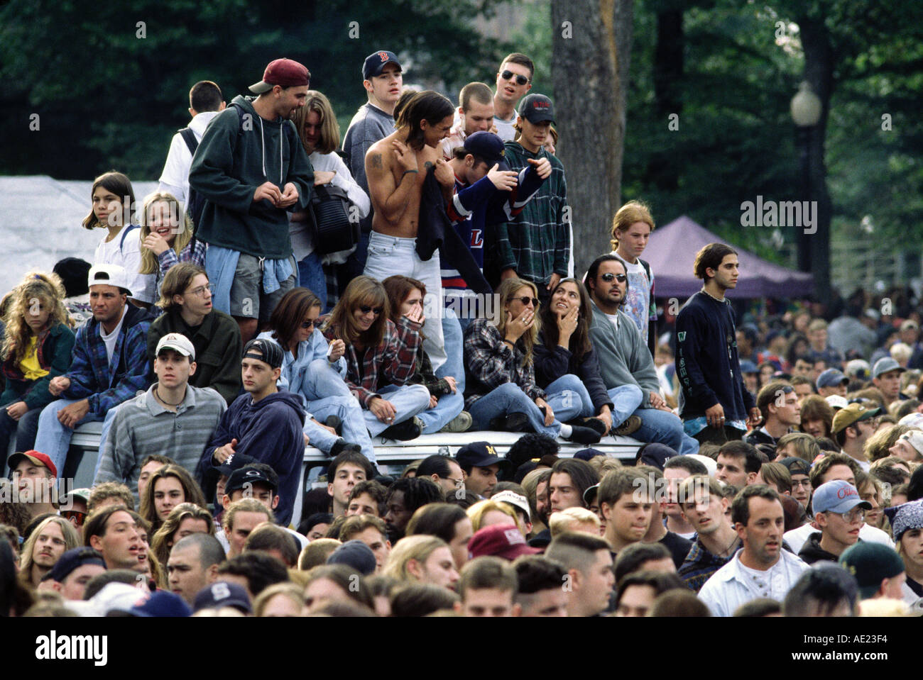 Teenagers, young people at an outdoor concert Stock Photo - Alamy