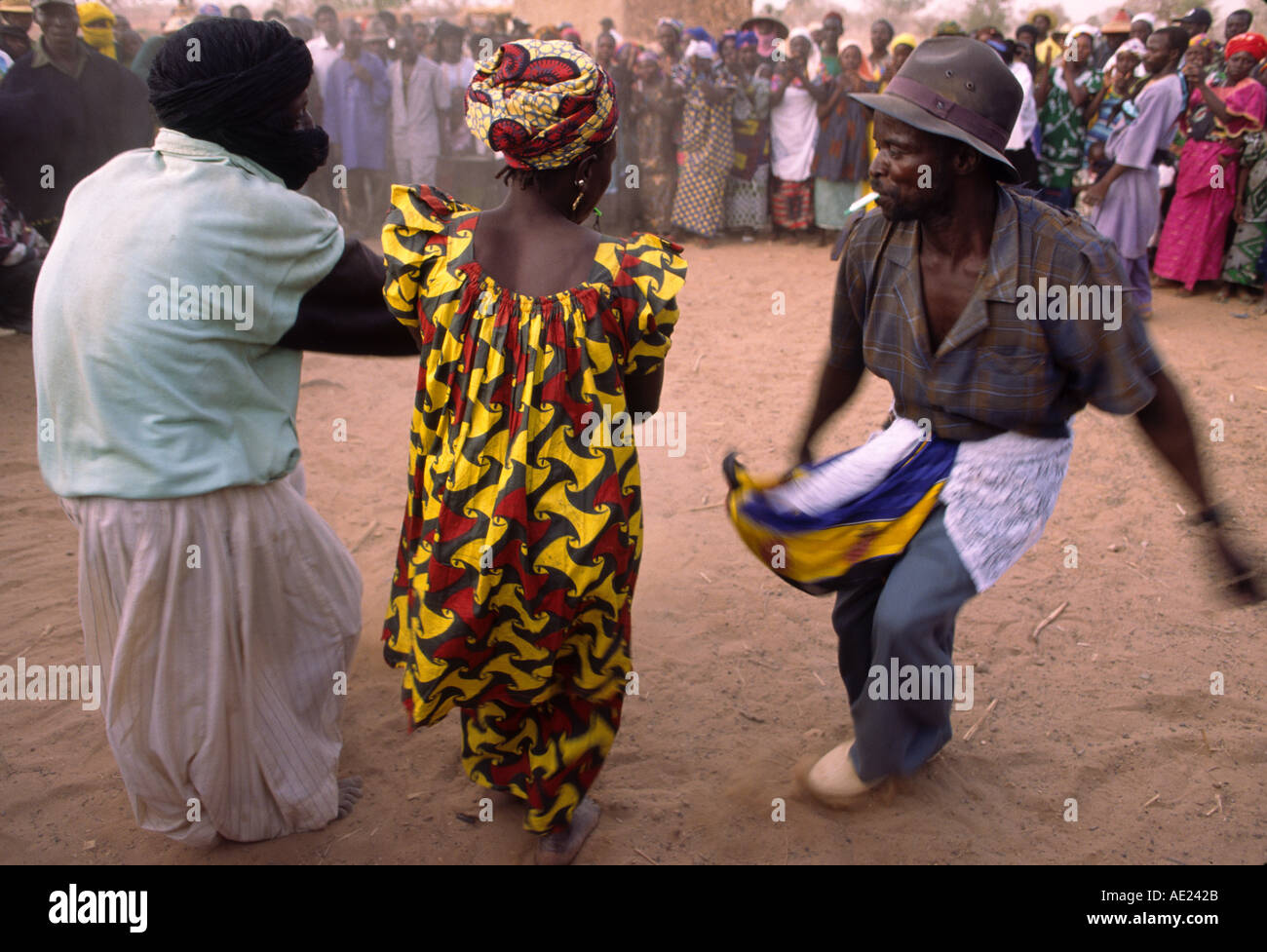 African dance mali hi-res stock photography and images - Alamy